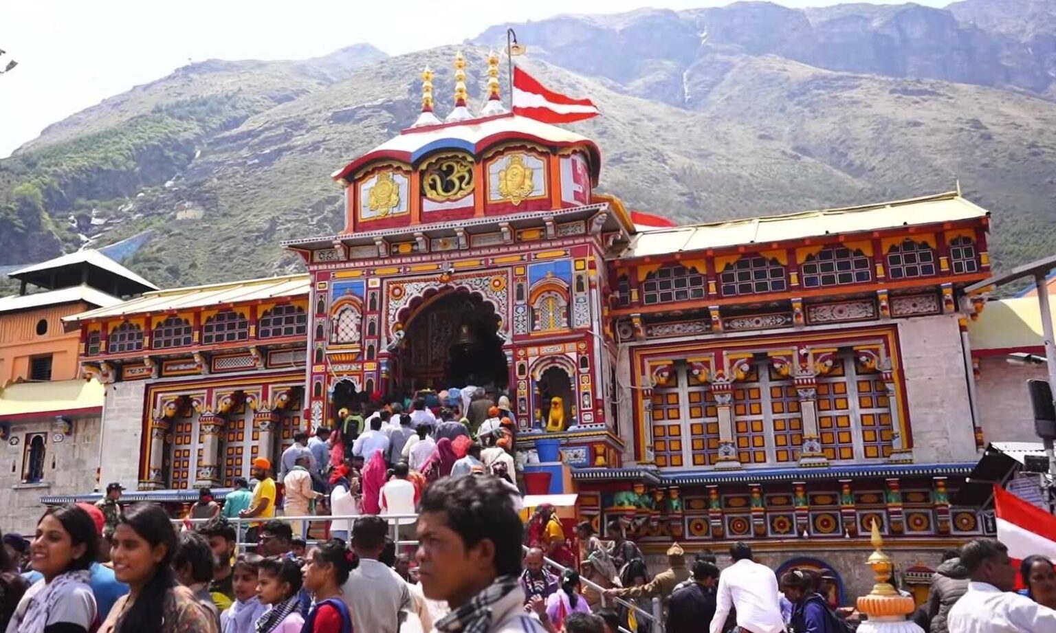 27 Facts About Badrinath Temple That Will Surprise You! 😲